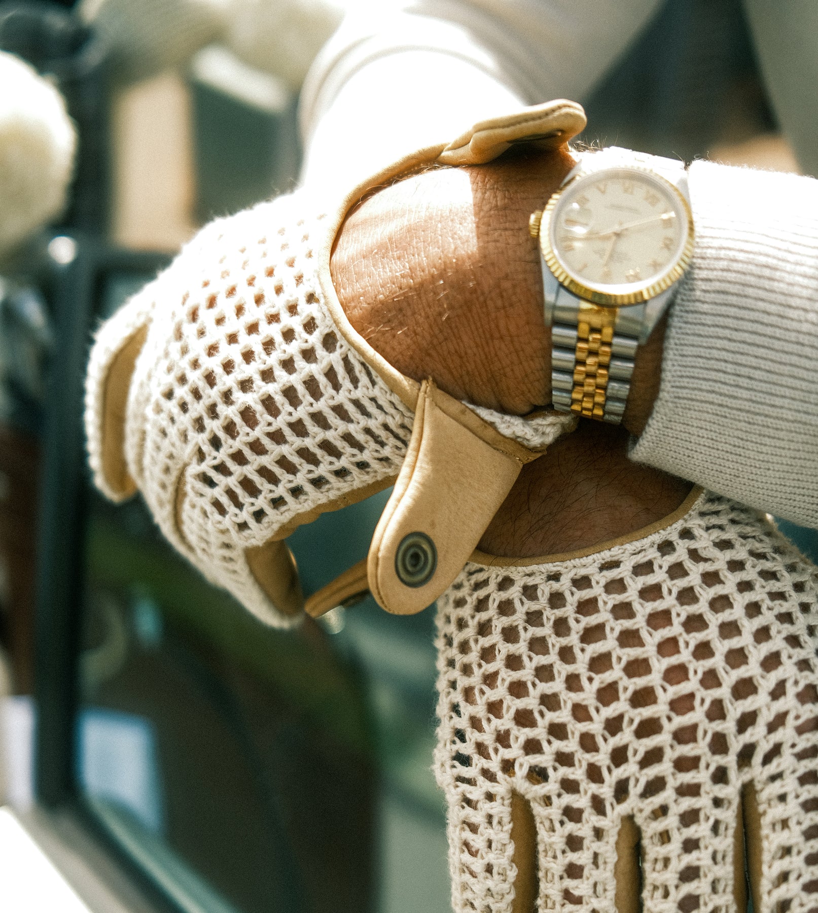 CROCHET KNIT / TAN LEATHER DRIVING GLOVES – Pickering Luxury Gifts